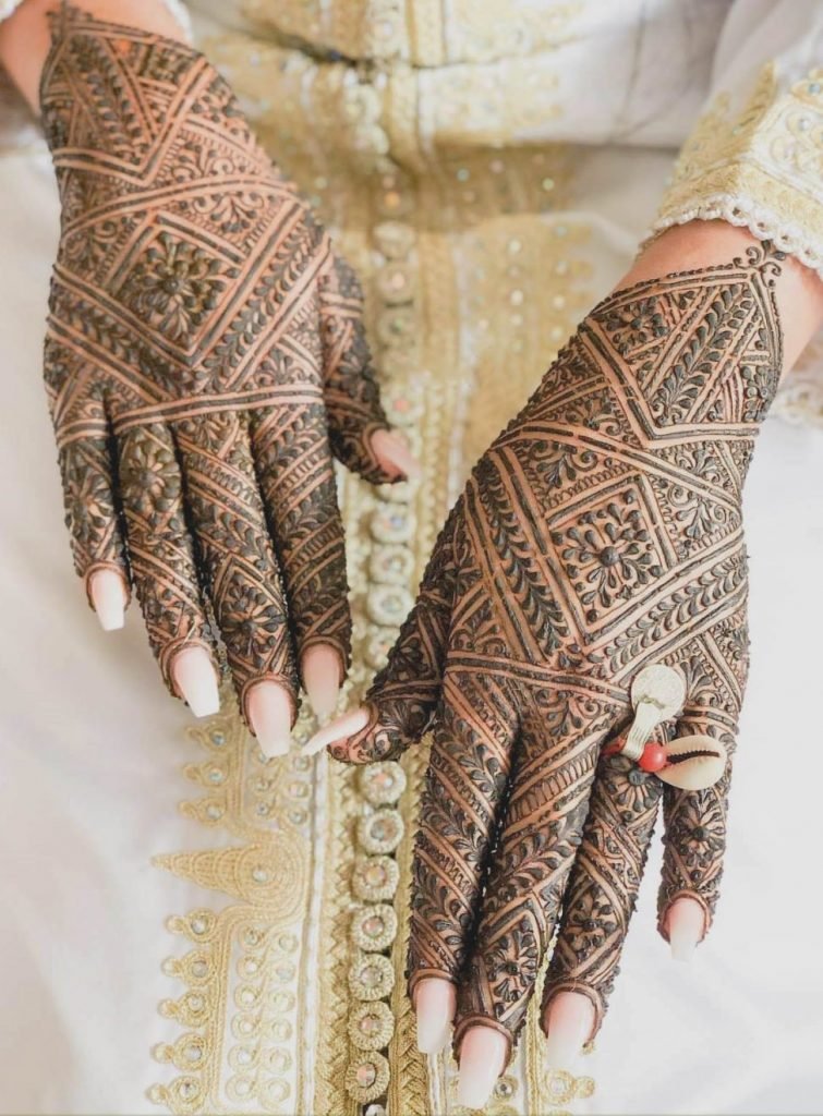 The Art Of Traditional Mehndi Designs And Ten Exquisite Designs – Omfom